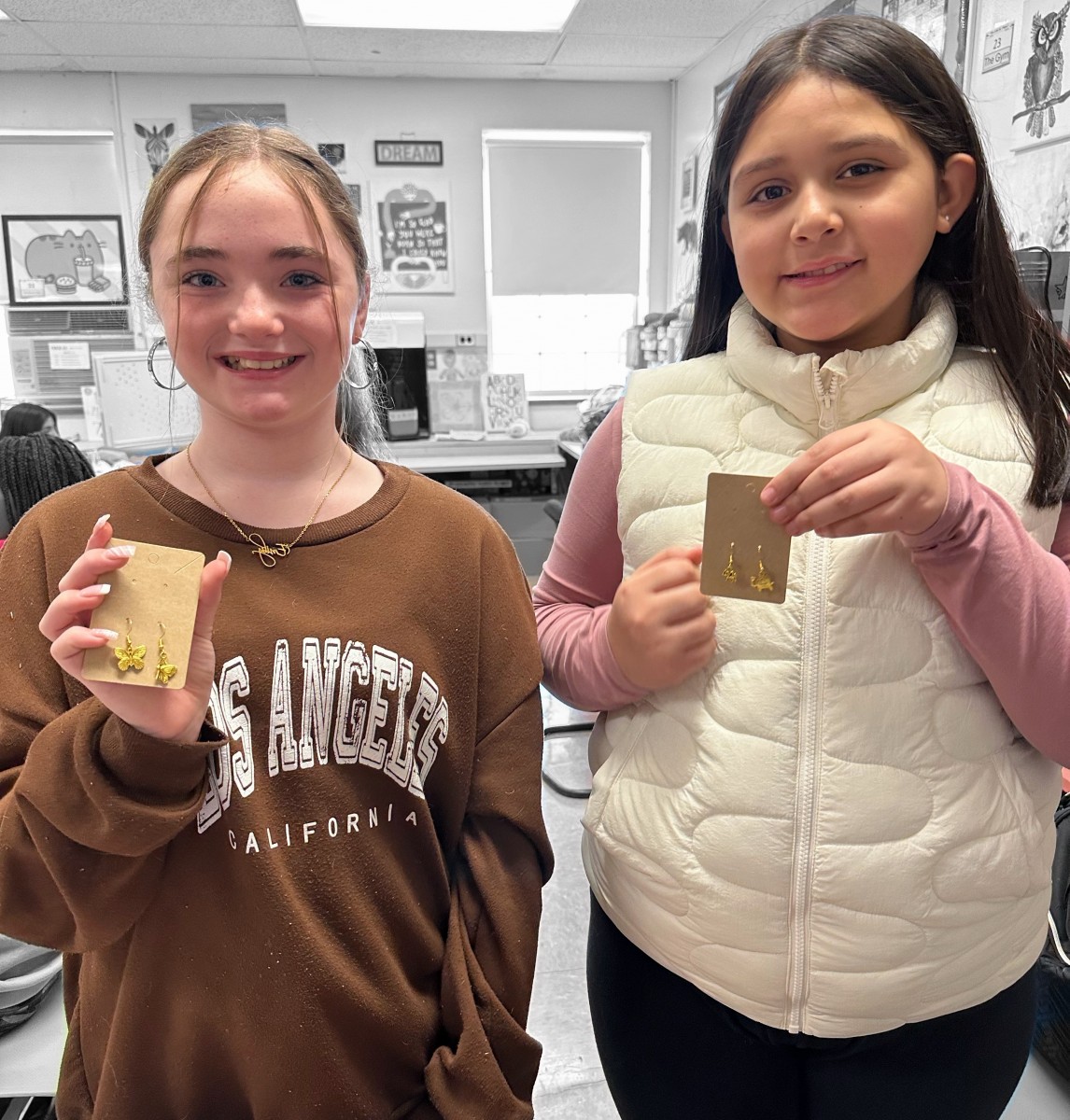 Heritage Middle School Students Practice SEL Through Crocheting & Crafting- News - NECSD